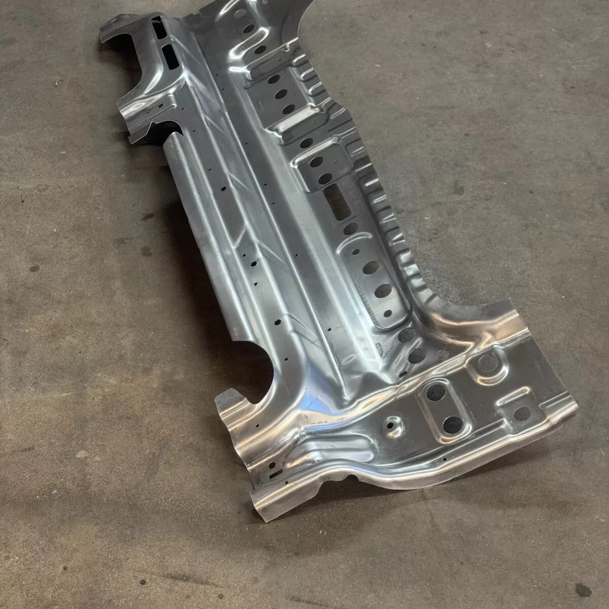 18-67047-002 Genuine Freightliner Left Side B Pillar Inner Panel ...