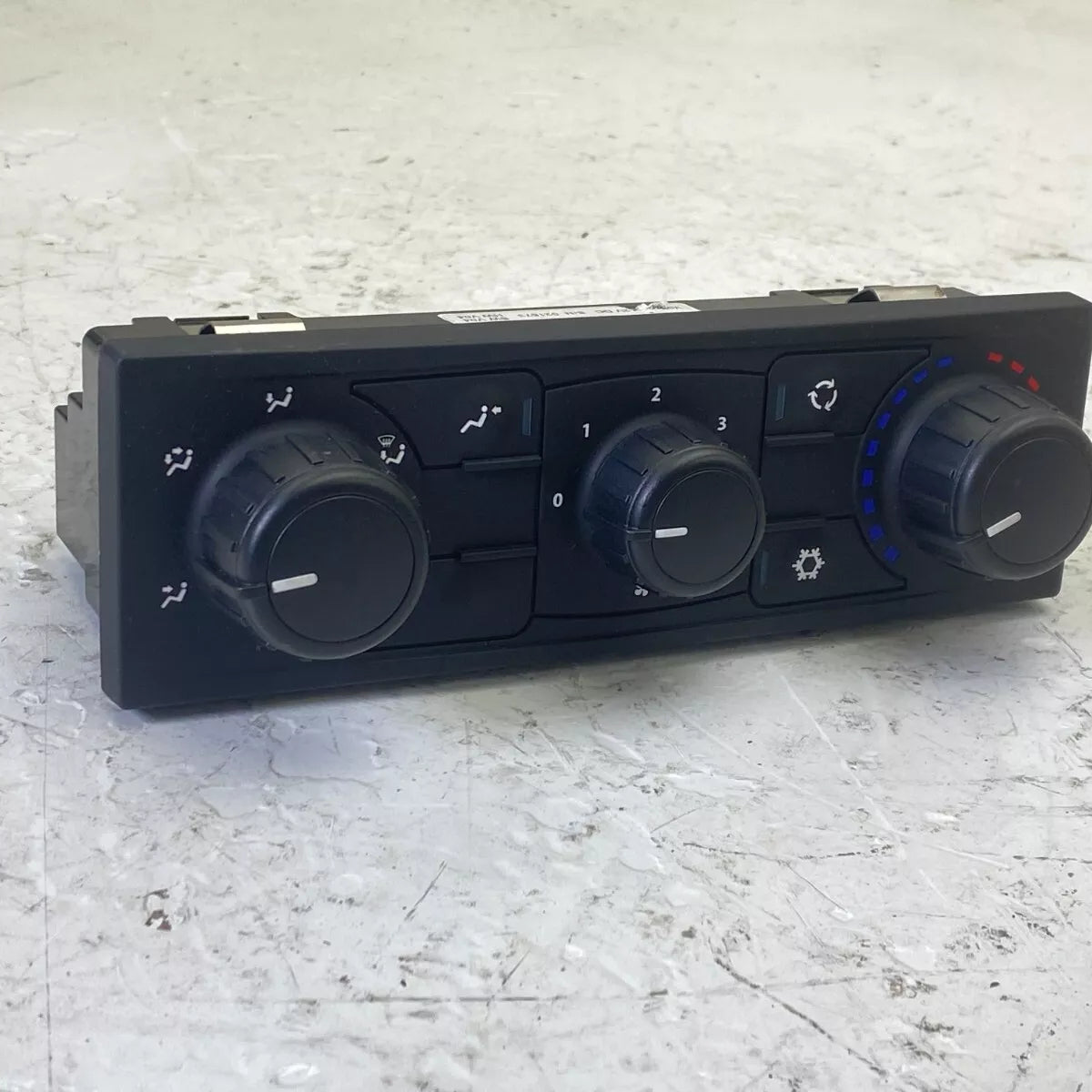 84735402 Genuine Volvo HVAC Control Unit – Truck To Trailer