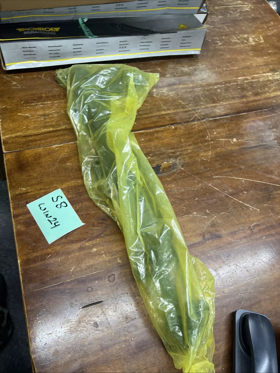 1870574C92 International Exhaust Manifold – Truck To Trailer