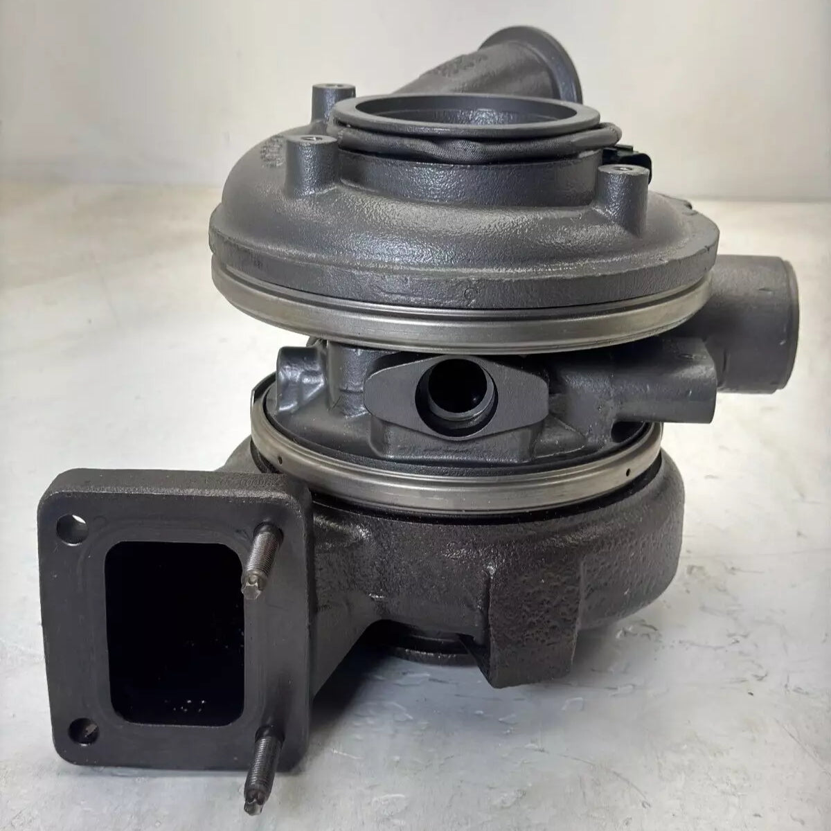 RE550227 Genuine John Deere Turbocharger – Truck To Trailer
