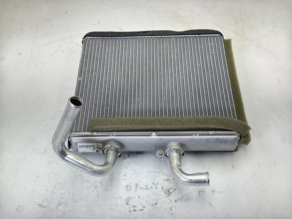 Y6740003 Genuine Paccar Heater Core – Truck To Trailer